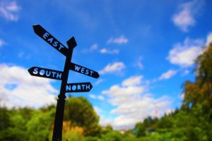 「Turn left」と「Turn to the left」の違い～ニュアンス・意味の違いや使い方～ - 英語トーク.jp